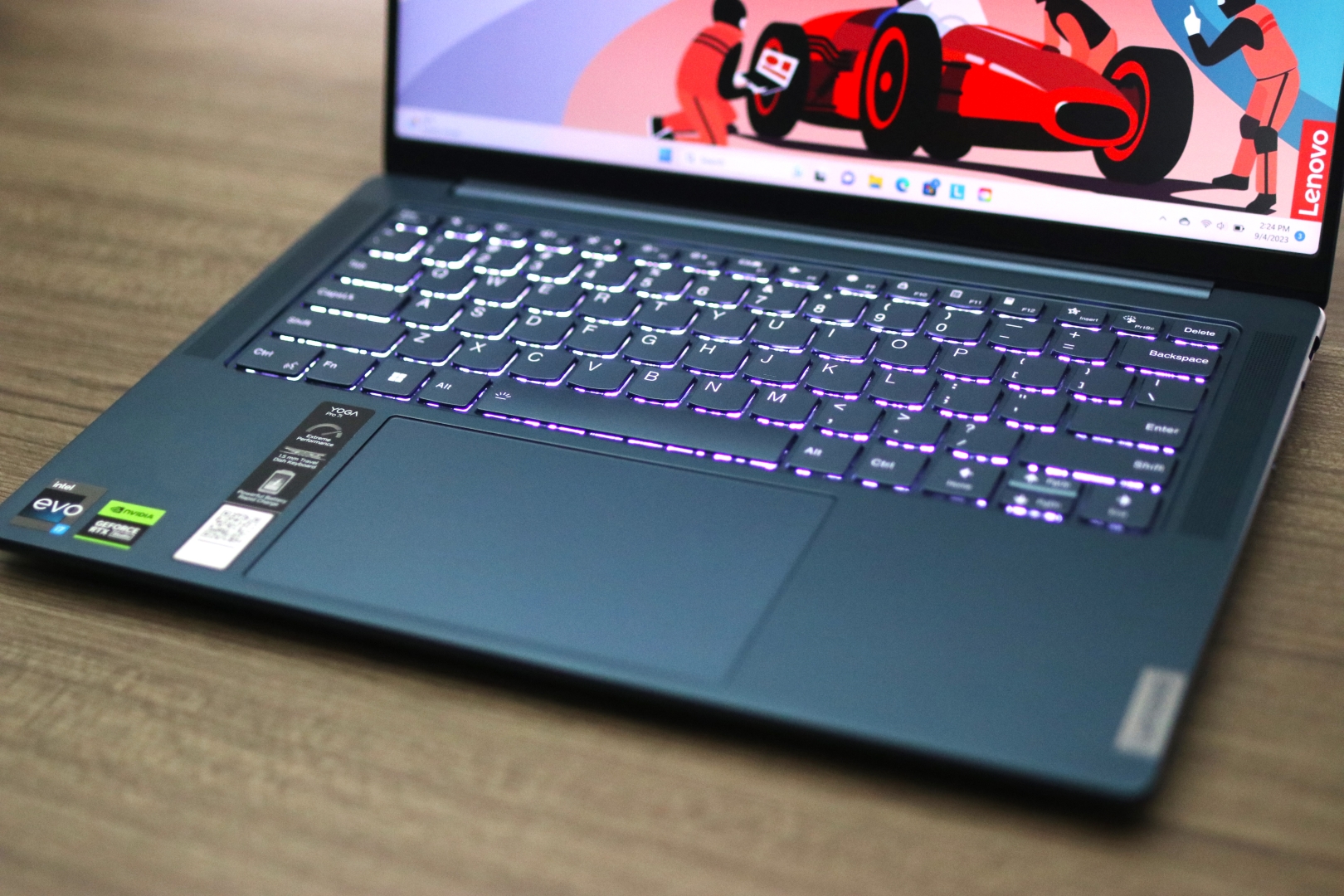 LENOVO YOGA PRO 7i (Core i7-13700H | RTX 4050) - GLINT