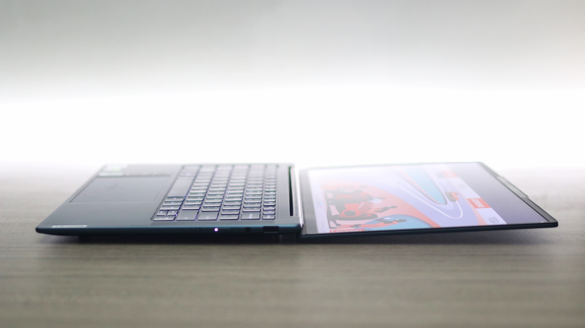 LENOVO YOGA PRO 7i (Core i7-13700H | RTX 4050) - GLINT