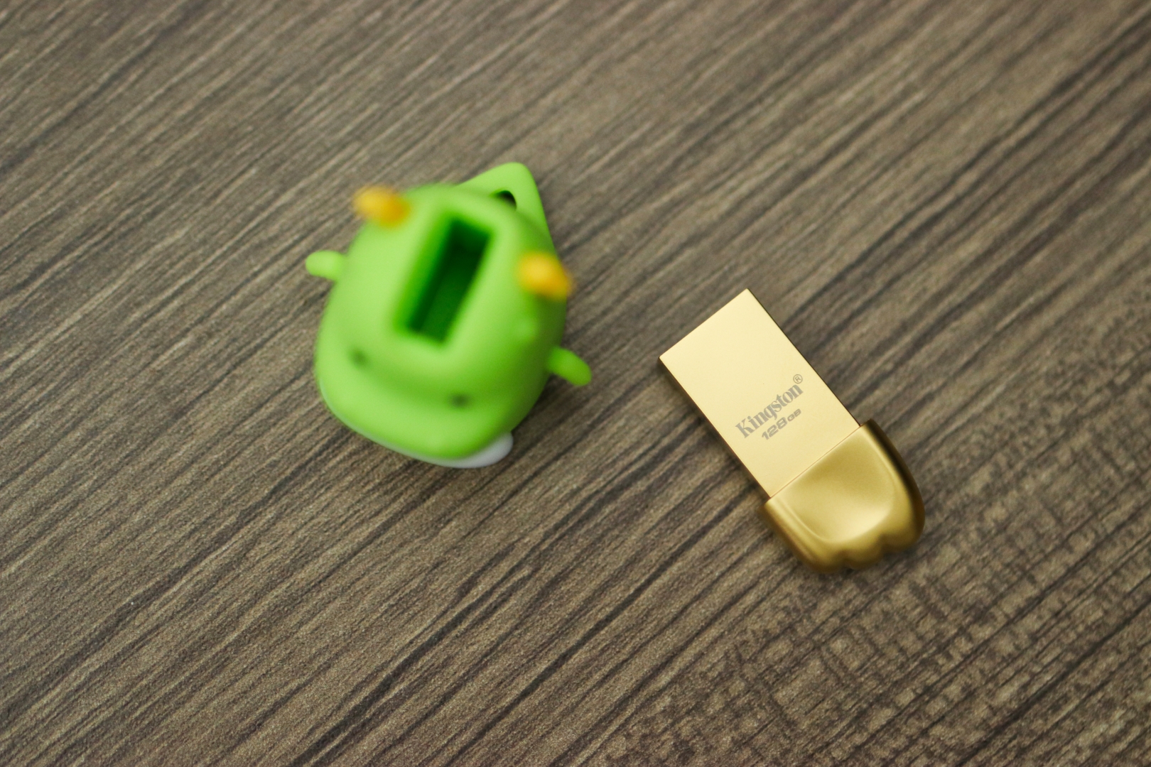 Kingston Mini Dragon USB Flash Drive - GLINT