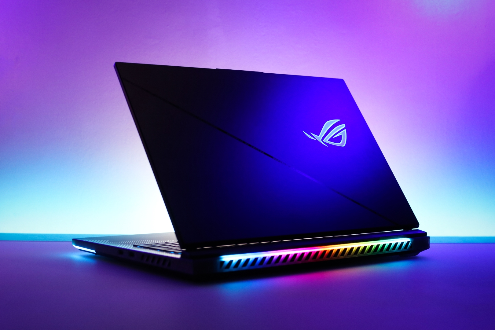 ROG Strix SCAR 18 2024 G834 GLINT ROG Strix SCAR 18 2024 G834 GLINT